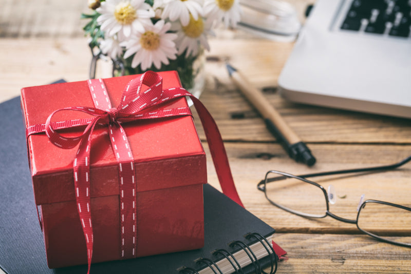 The Ultimate Guide to Selecting the Ideal Business Present for Your Ma ...