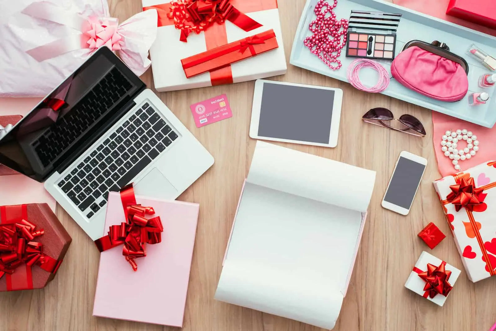 Boosting Team Spirit with Corporate Gifts: Ideas and Inspiration ...